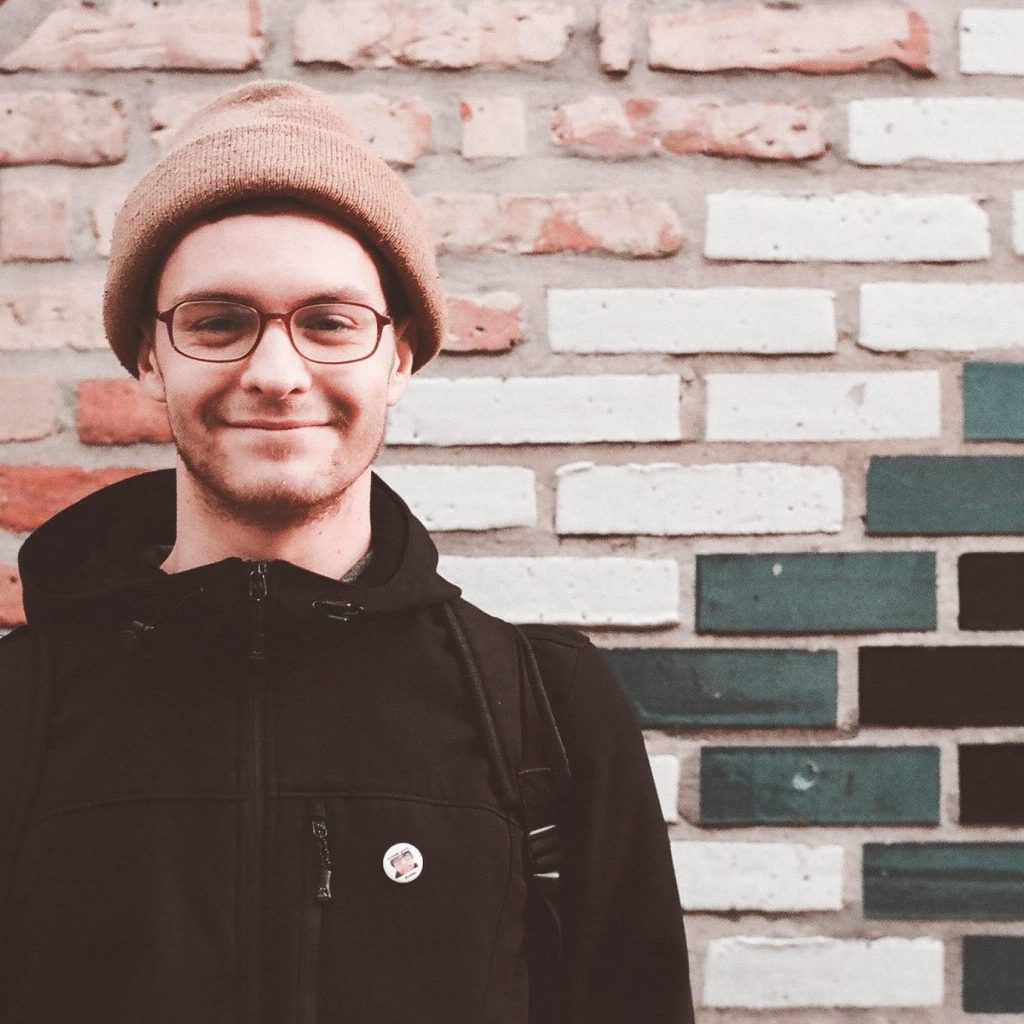 Hot Snakes Are at the Intersection of Refined and Primal